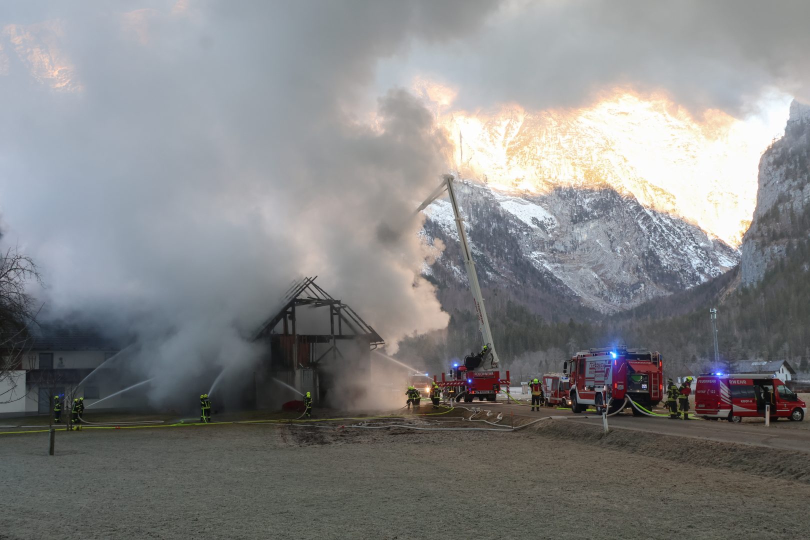 Sechs Feuerwehren bei Brand in Hinterstoder | Life Radio